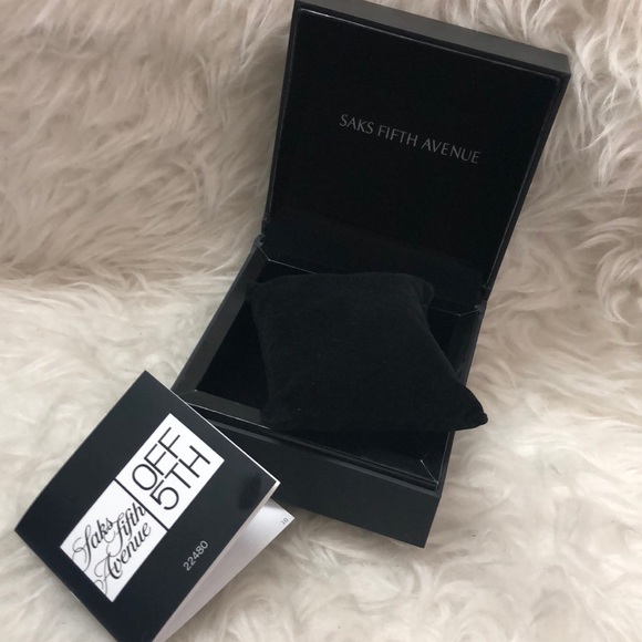 Saks Fifth Avenue | Accessories | Saks Fifth Avenue Watch Box | Poshmark